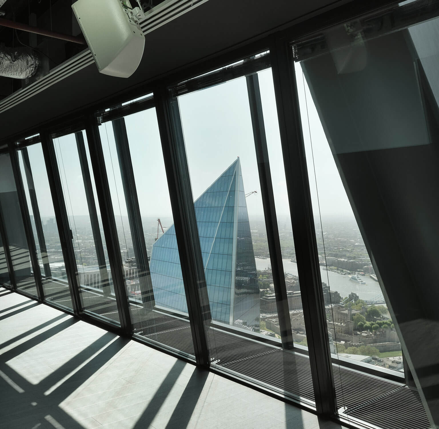 Hire Landing Forty Two – Landing Forty Two